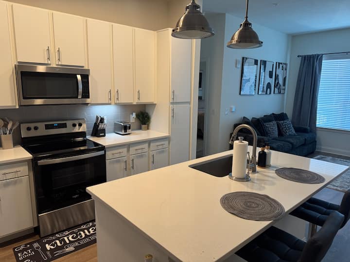 Spacious 2bed/2bath Getaway - Orlando, FL