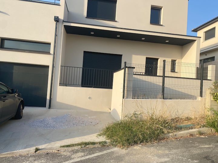 Villa – Rez-de-chaussée Privé, Accès Piscine - Narbonne