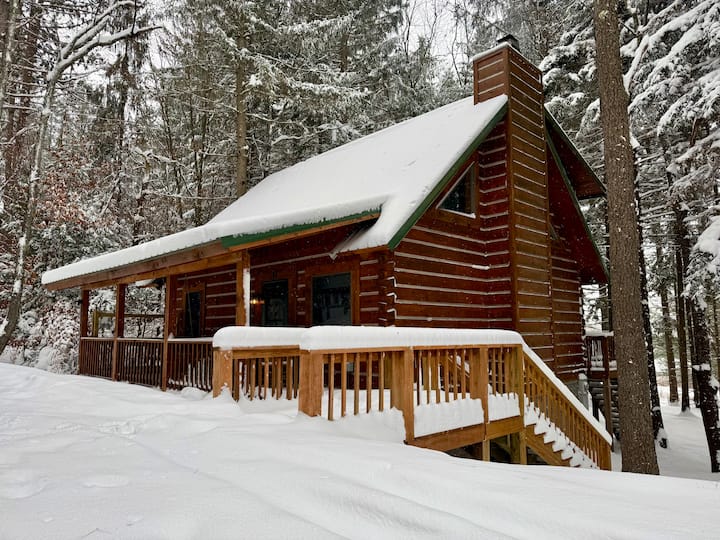 2br+loft Cabin | Hot Tub & Grill - Canaan Valley, WV