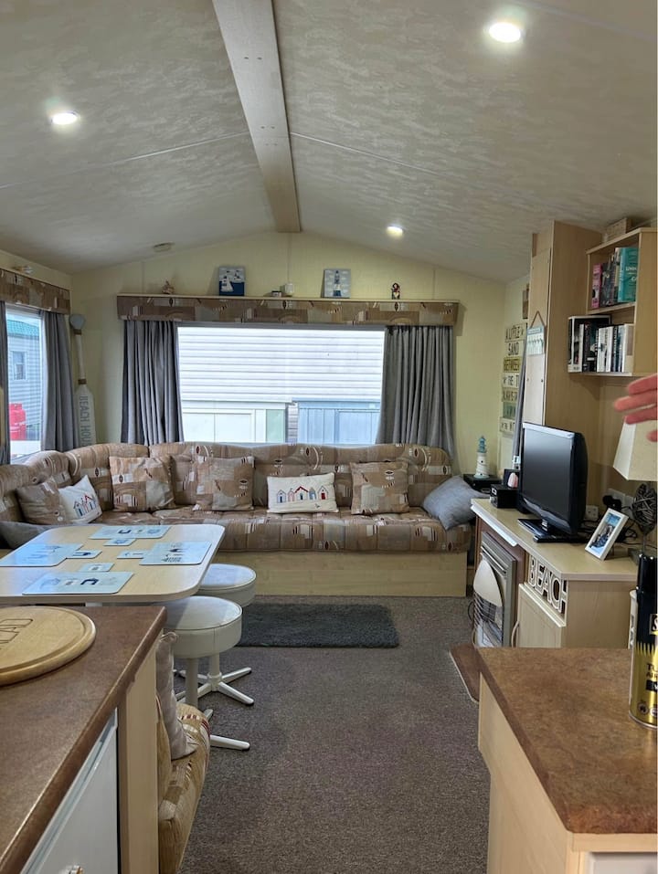 Mv15 Meadow View
Golden Palm - Anderby Creek