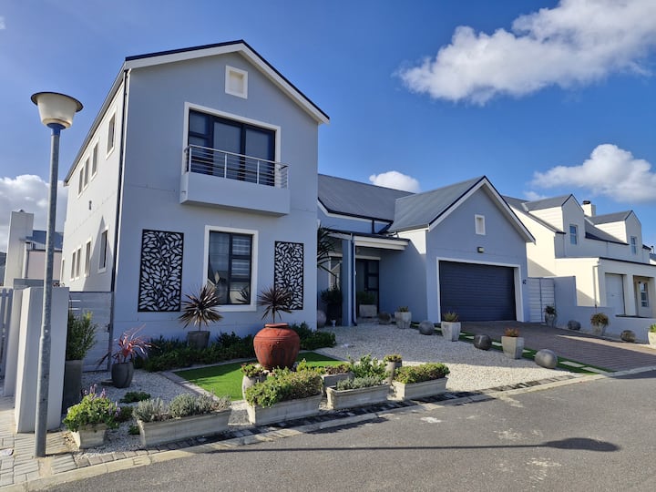 40 On Nelson's - Modern, Stylish - Sandbaai