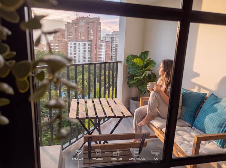 Stylish Loft · Balcony & City Views · Laureles - Medellín