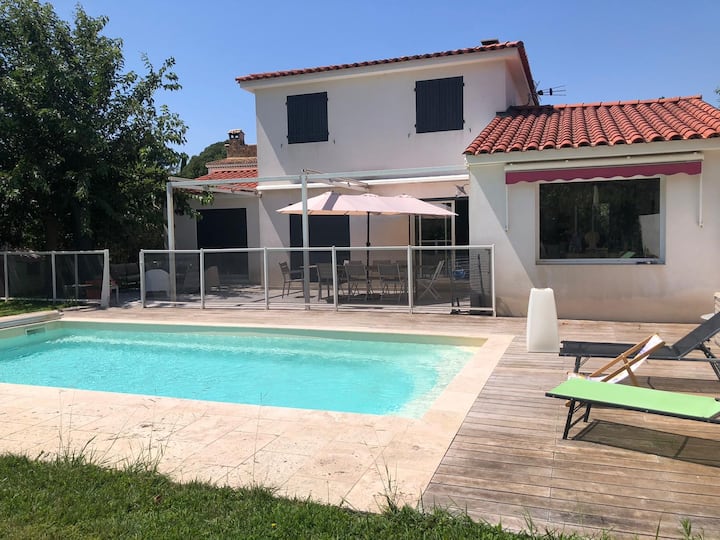 Maison Moderne Avec Piscine Très Bien Située - ibis budget Aubagne Paluds Agora