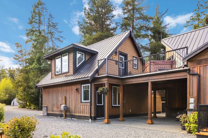 Paradise Cove - Sooke