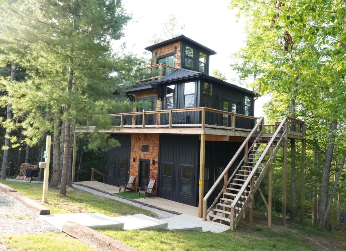 Watchtower | Private 3BR Cabin + Hot Tub Near RRG - Cabins for Rent in ...