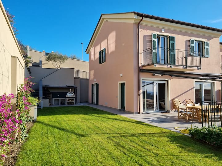 Sea View Villa: An Oasis Of Relaxation & Wellness! - Chiavari