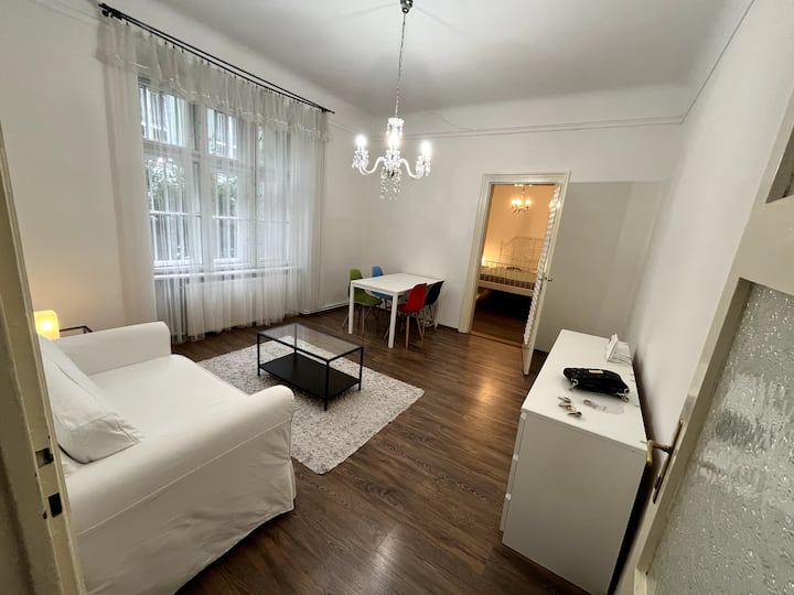 Charizmatický 2-izbový Byt Priamo V Centre Mesta. - Bratislava