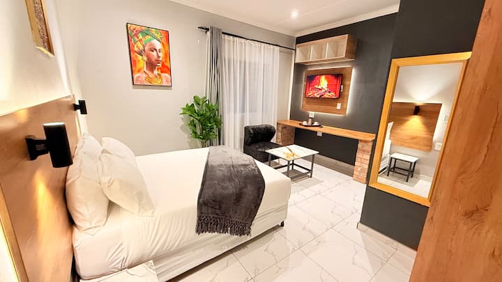 Nexus Luxury Lodge D(netflix,free Wifi,dstv) - Springs