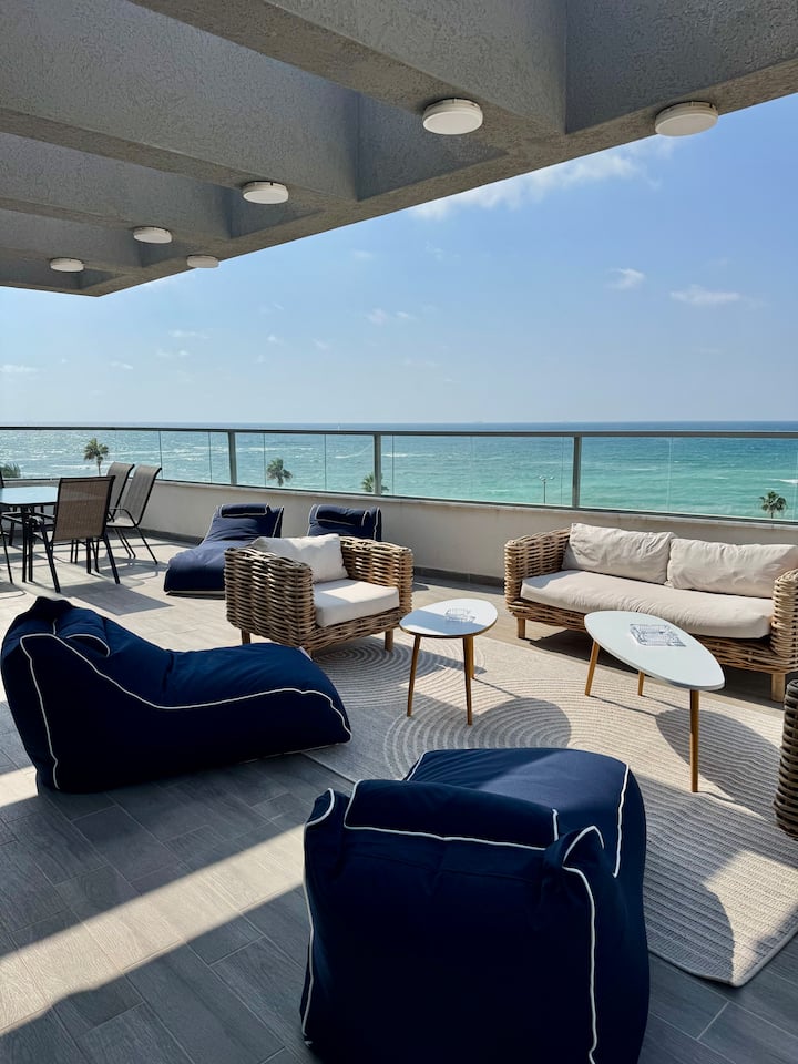 The Penthouse On The Beach | 3br W/ Mamad - Israël