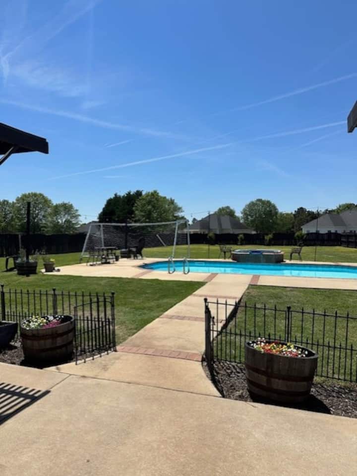 4 Bedroom House With Pool & Hot Tub Near Wr Afb - Bonaire, GA