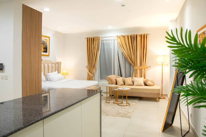 Self-check-in Cozy Studio| Dha Ph5 Near Raya, Lums - Lahore
