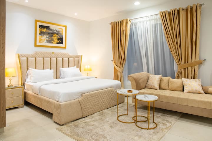 Guest Favourite Luxe Studio | Penta Square Dha 5 - Lahore