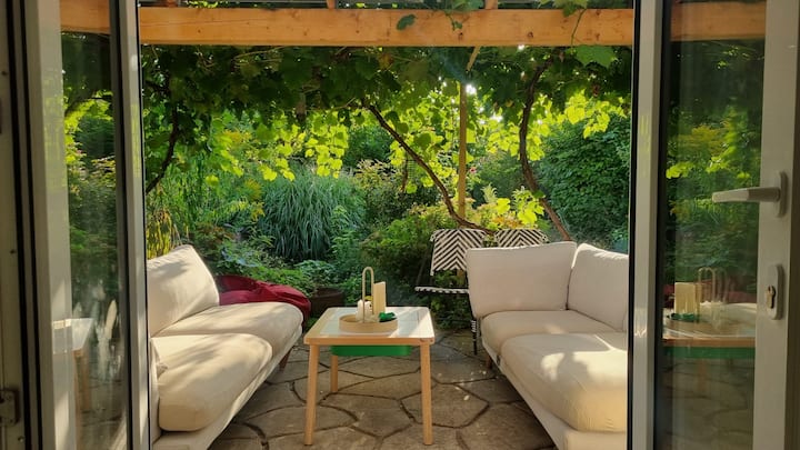 Oasis In Quiet Area - ケルン