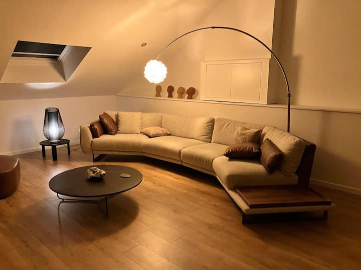 Deluxe Bedroom At Art Lovers' Home - Verviers