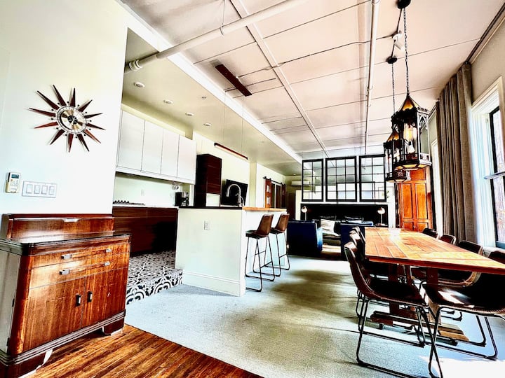 Incredible Downtown Studio Loft - Alabama, NY