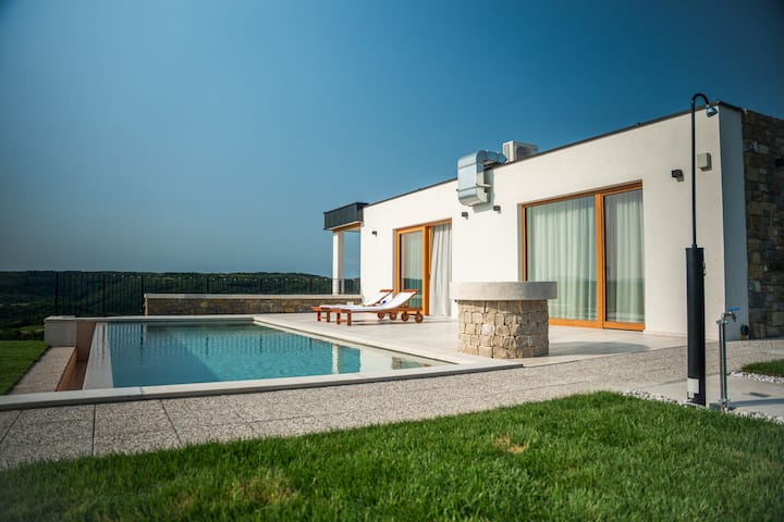 Vinsko Posestvo - Rodica - Wine Estate - Refošk - Koper