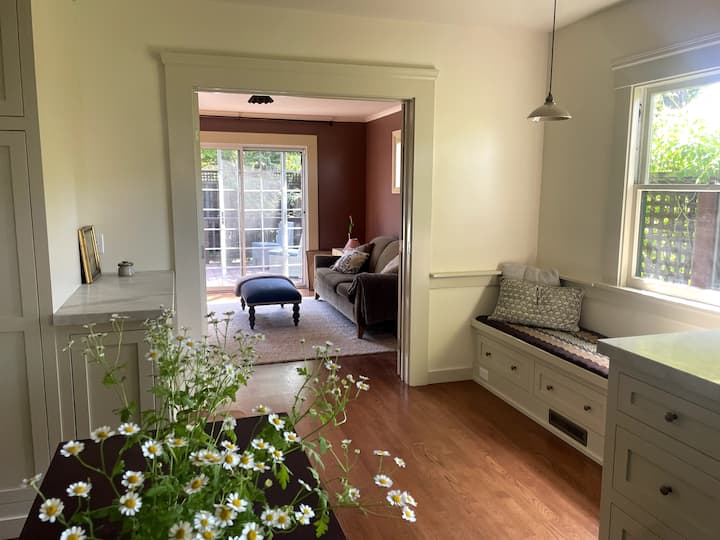 Elegant Burlingame Retreat - San Mateo, CA