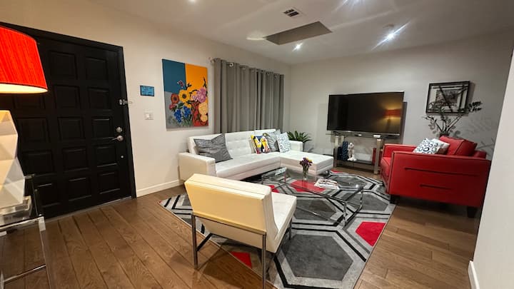 Fresh & Bright La Bungalow Home - Park La Brea Apartments - Los Angeles