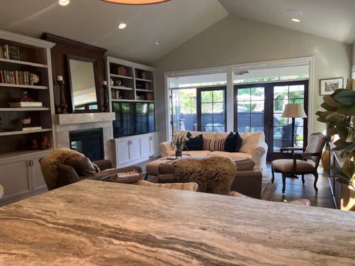 Boutique Cottage Experience - Sammamish, WA