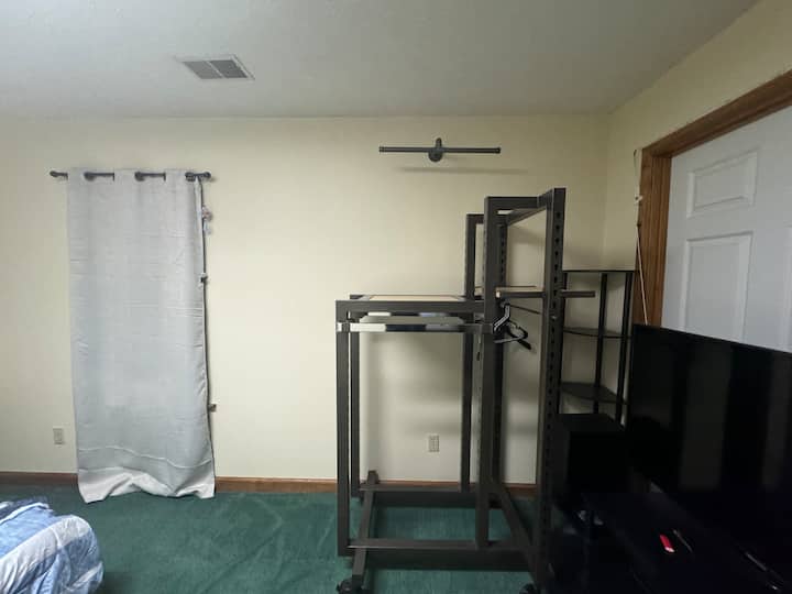 Room 1a - Hurricane, WV