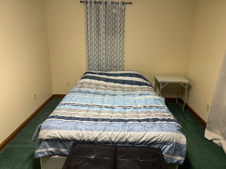 Room 1a - Hurricane, WV