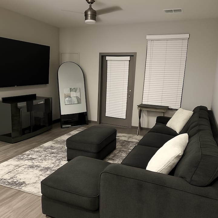 Spacious, Cozy Modern Retreat - Splash Pad, Sugar Land