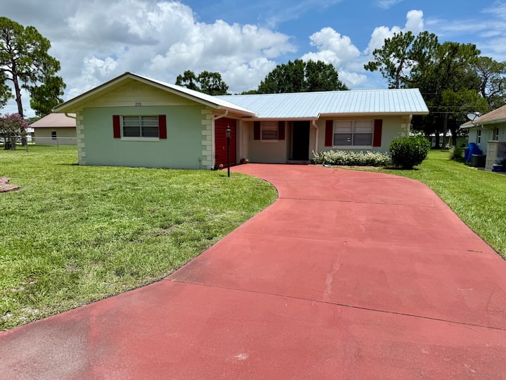 Sebring Cozy Hideaway - Sebring, FL