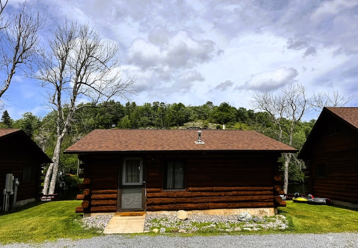 Riverfront Cabin #4 - Bewabic State Park, Crystal Falls