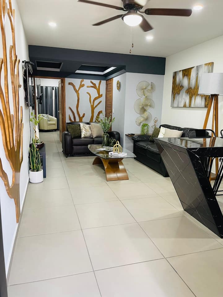 Bello Depa Planta Baja Cerca Del Country Club S/es - Guadalajara