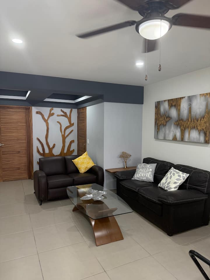 Bello Depa Planta Baja, A/c Extra, Sin Cochera - Zapopan