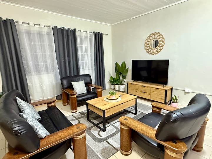 2 Bedroom Unit Near City Center - Fiji