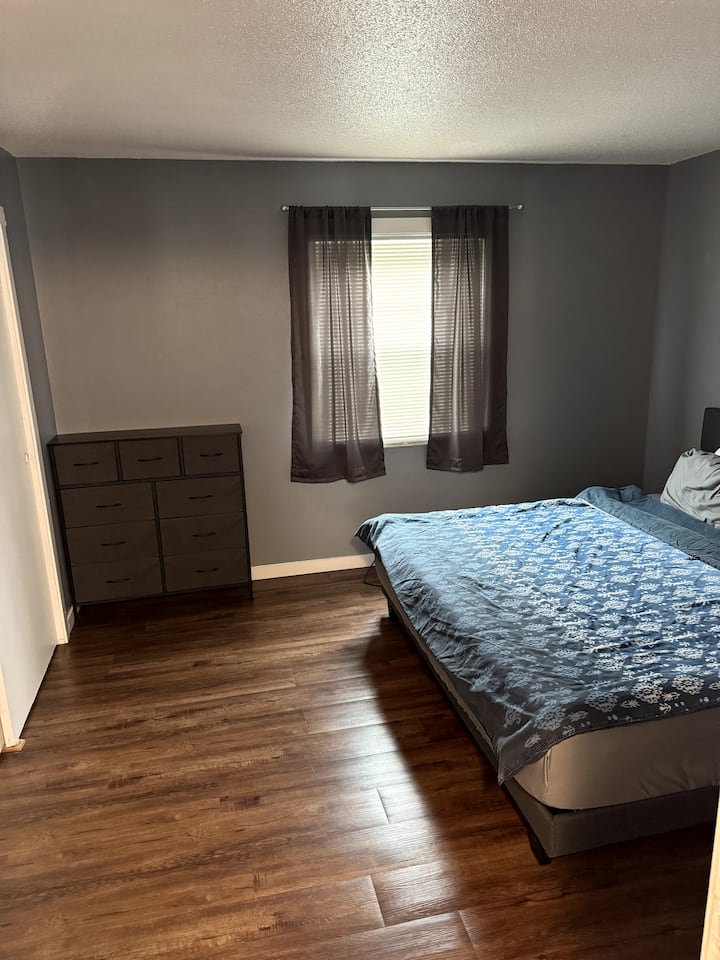 One Bedroom Off Coralville Strip - Iowa City, IA