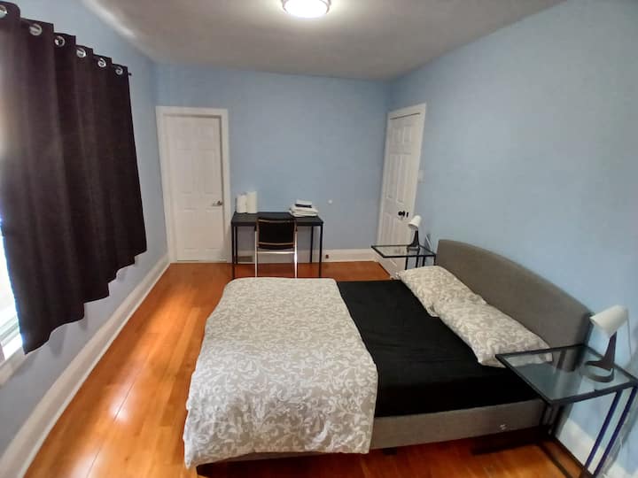 1 Bdr Apt Toronto East End - Greenwood Subway - Toronto, ON