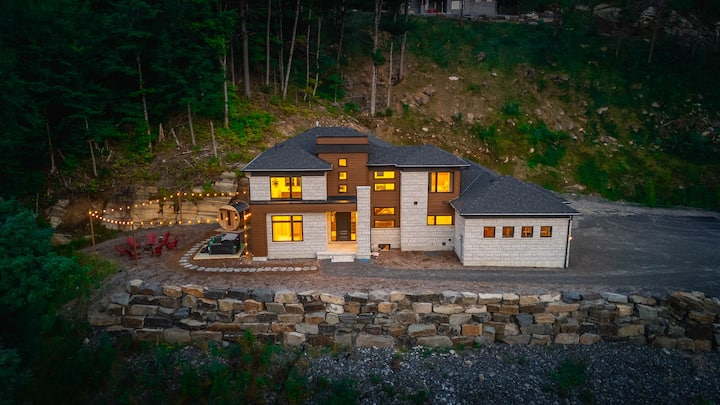 Luxe Forest Retreat| Hottub| Sauna| Pooltable|view - Ontario 60