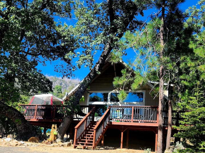 Quiet 5.6 Acre Cabin W/ Hot Tub. Near Creek & Lake - North Fork, CA