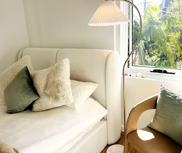 Beautiful, Sunny & Central Bondi Apartment - Bondi Beach