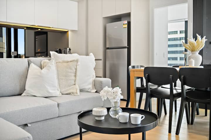 Modern Retreat On The Cbd-docklands Border - Melbourne