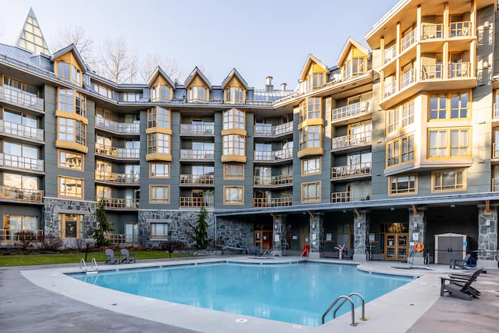 Whistler Vill Studio W/ Hot Tub. Steps To Gondola! - 威士拿