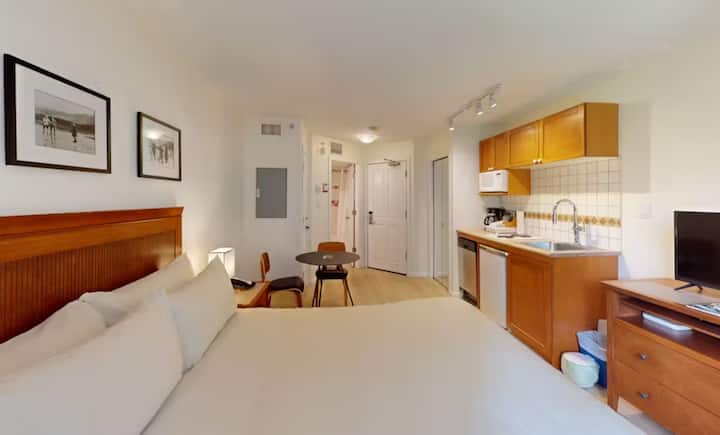 Whistler Vill Studio W/ Hot Tub. Steps To Gondola! - Whistler