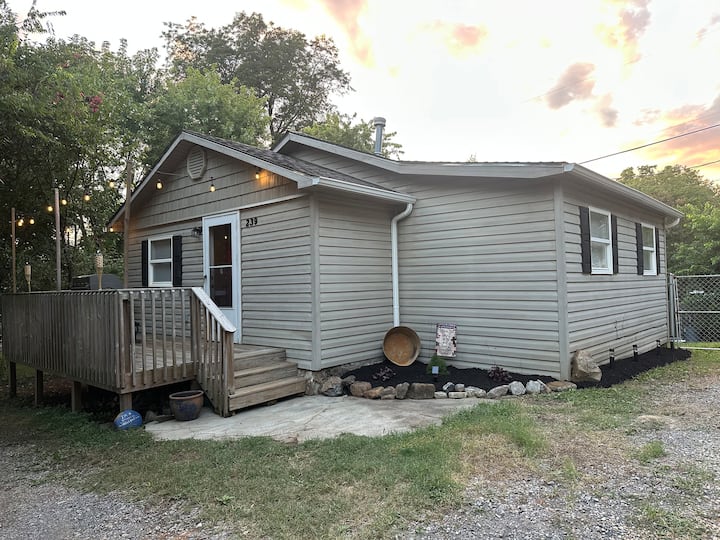 Smoky Mountain Getaway - Maryville, TN