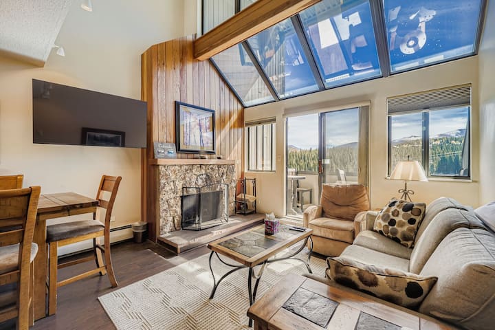 Ski-in 2br • Hot Tubs + Dog Friendly Beaver Run - Breckenridge, CO