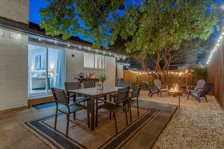 The Spotted Spur (10 Beds) | Arcade & Fire Pit - Farmers Branch, TX