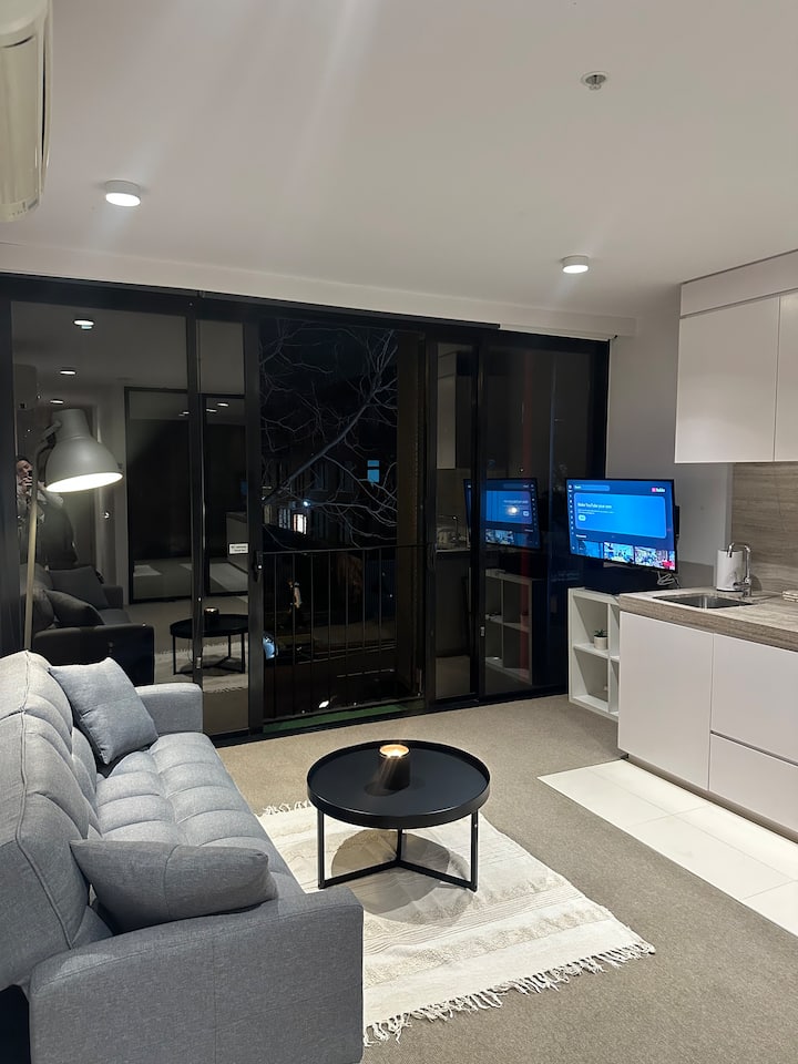 104/173 Barkly St, St Kilda
Beach Side! - St Kilda