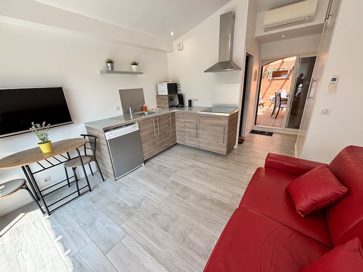 Joli Studio Indépendant, à 5min à Pied De La Mer. - France