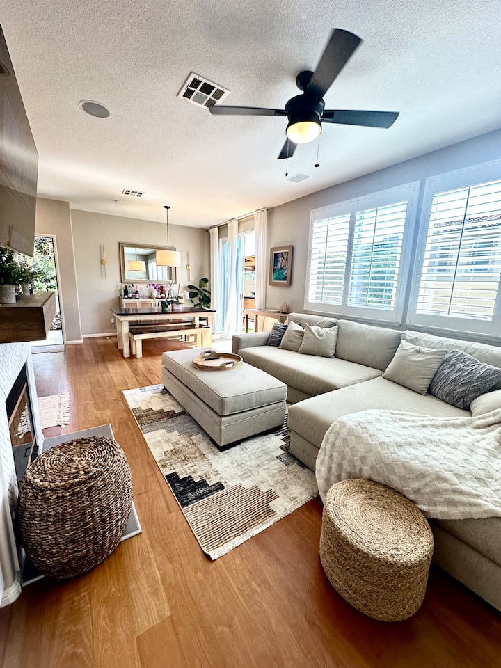 Carlsbad Coastal Retreat | Private Gym, Pools - Carlsbad, CA