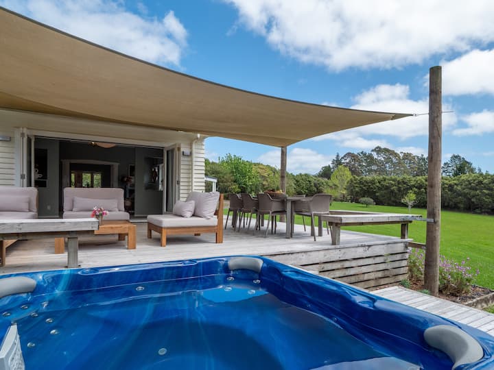 Lake House & Sleepout - Northland