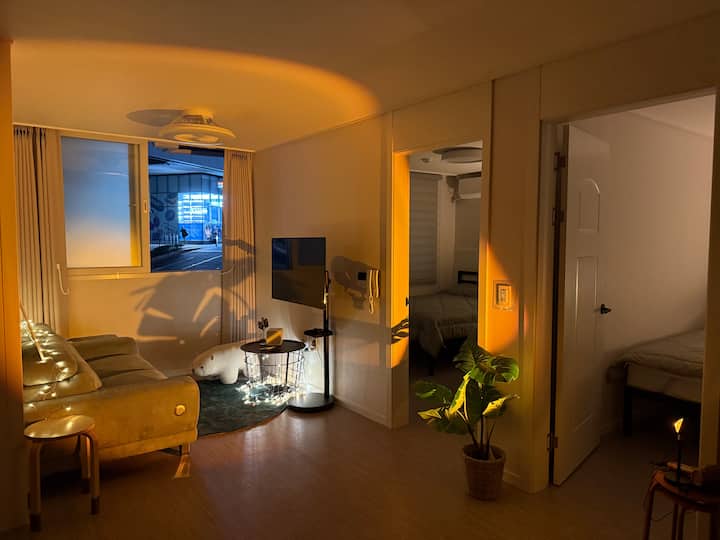 Rodem House 3)#홍대#연남#연희#신촌#명동#서울역#신축#모든ott가능
#무료주차 - Seoul