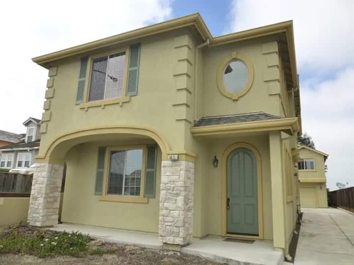 Glimpse Of The Beach - Marina Getaway Str25-000035 - Marina, CA