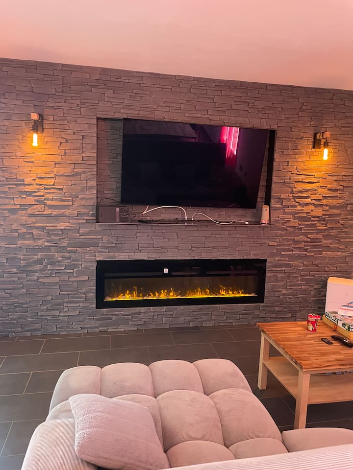 Charmant F3 Neuf Wifi,netflix,cheminée,balcon,cour - Montceau-les-Mines