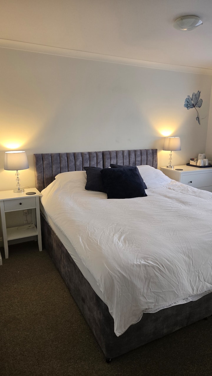 Room 2 - Double Or Twin Bedroom. - Weston-super-Mare